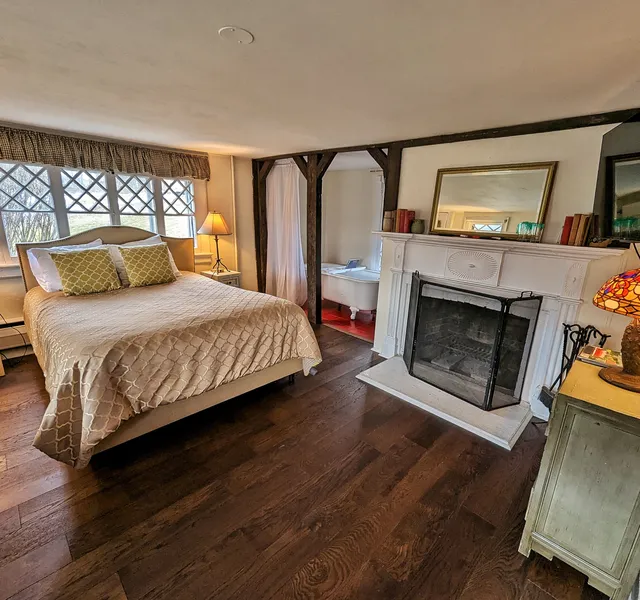 1764 House - Cromwell Manor Inn Cromwell Manor Inn | Historic Colonial ...